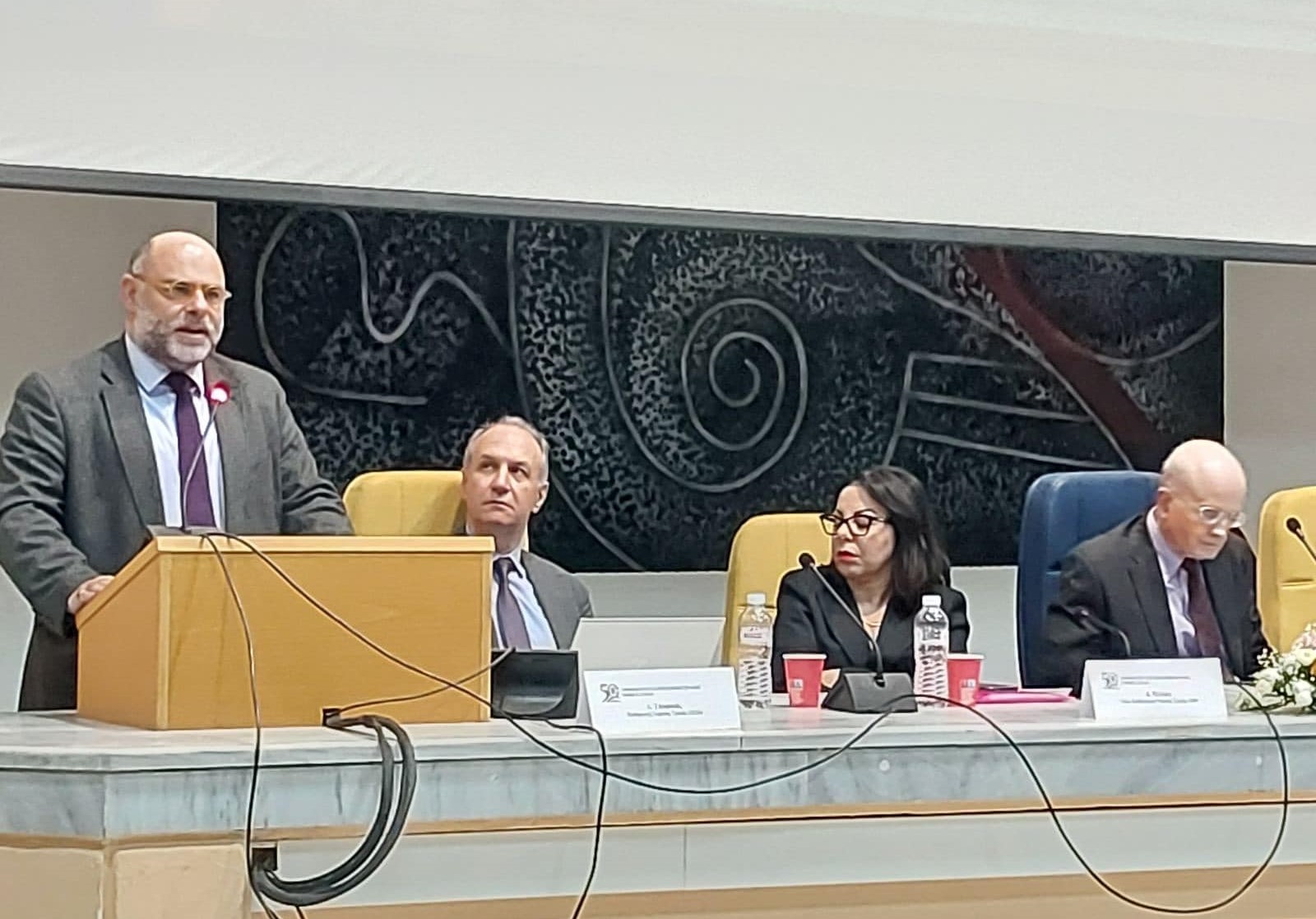 Ο Β. Χατζηϊωάννου στο επετειακό συνέδριο των τριών Νομικών Σχολών για ...